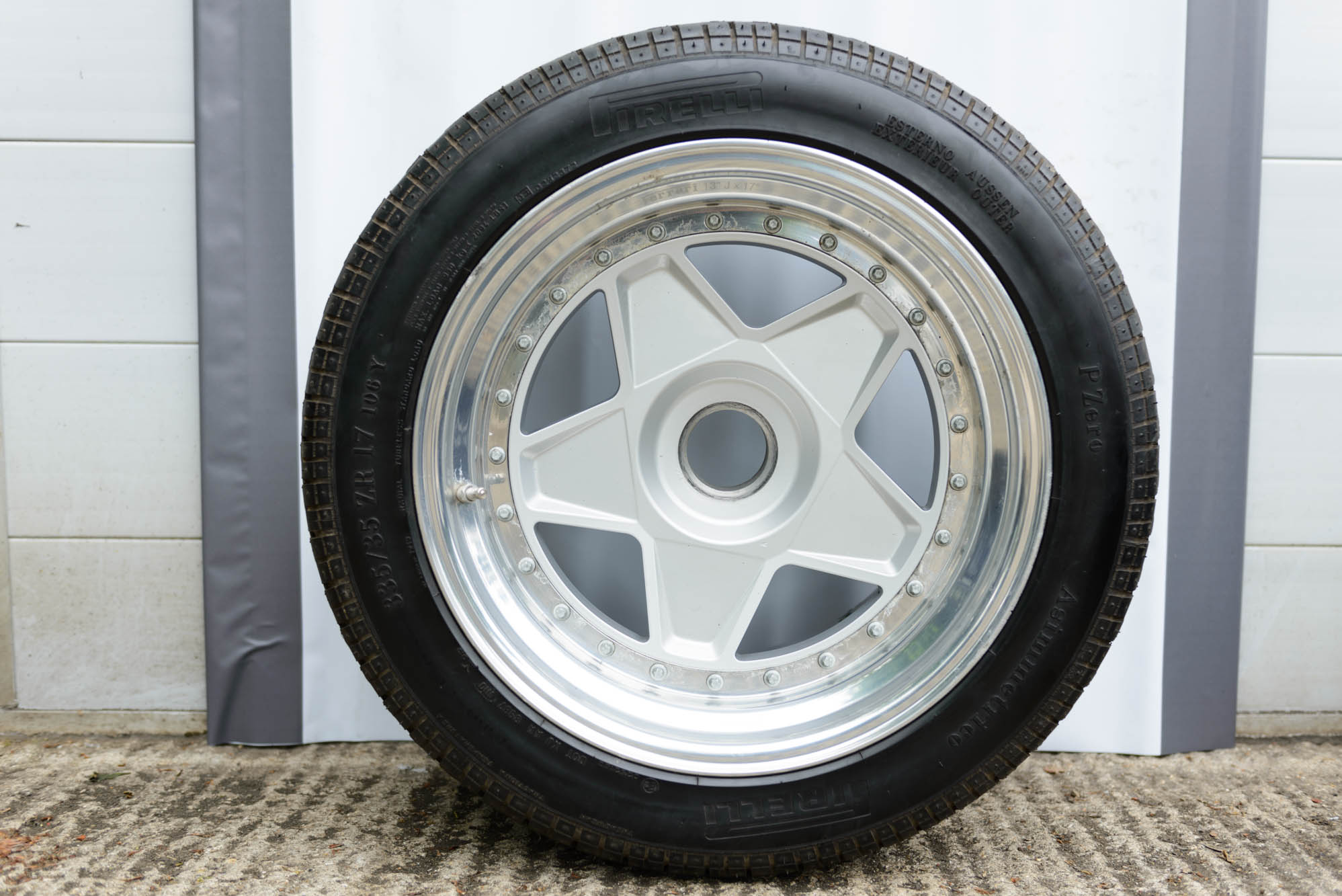 FERRARI F40 - ORIGINAL WHEELS AND TYRES for sale by auction in , United ...