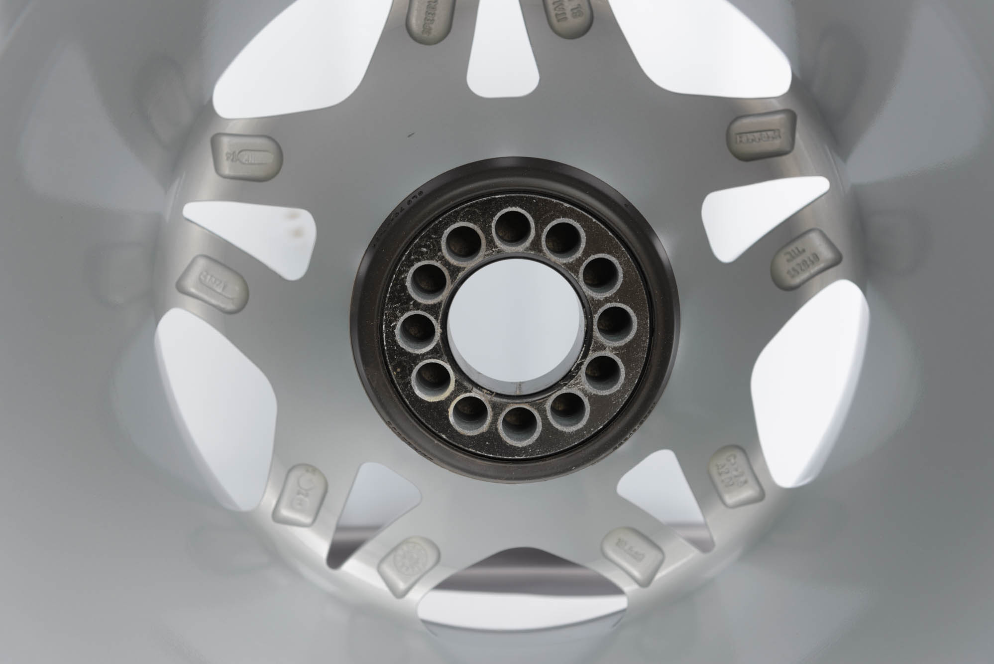 FERRARI F50 - SET OF NEW MAGNESIUM ALLOY WHEELS