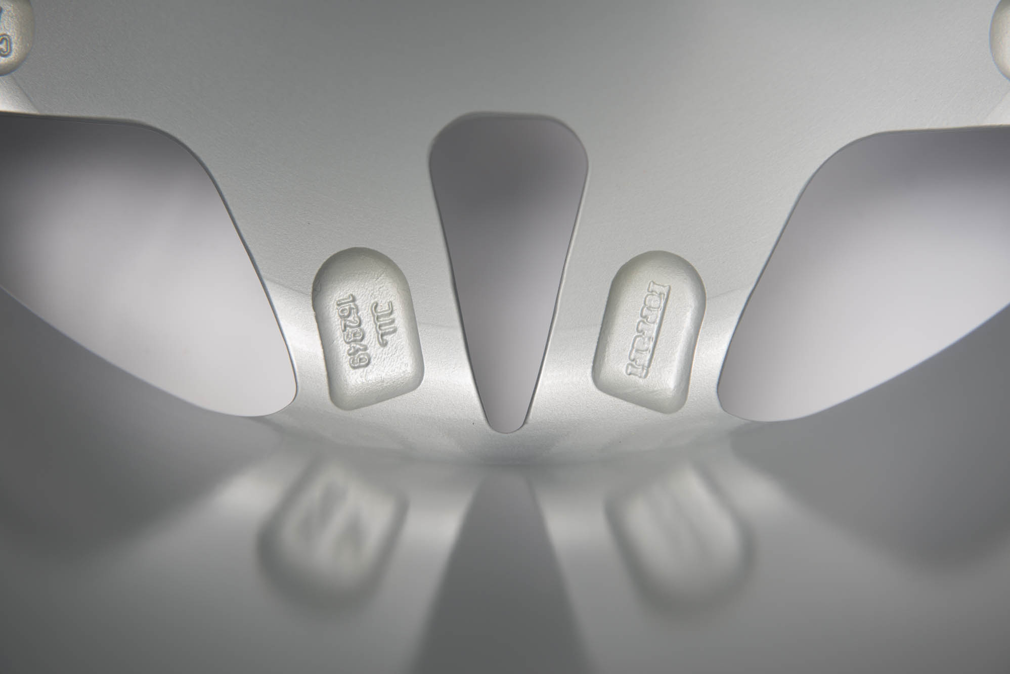 FERRARI F50 - SET OF NEW MAGNESIUM ALLOY WHEELS