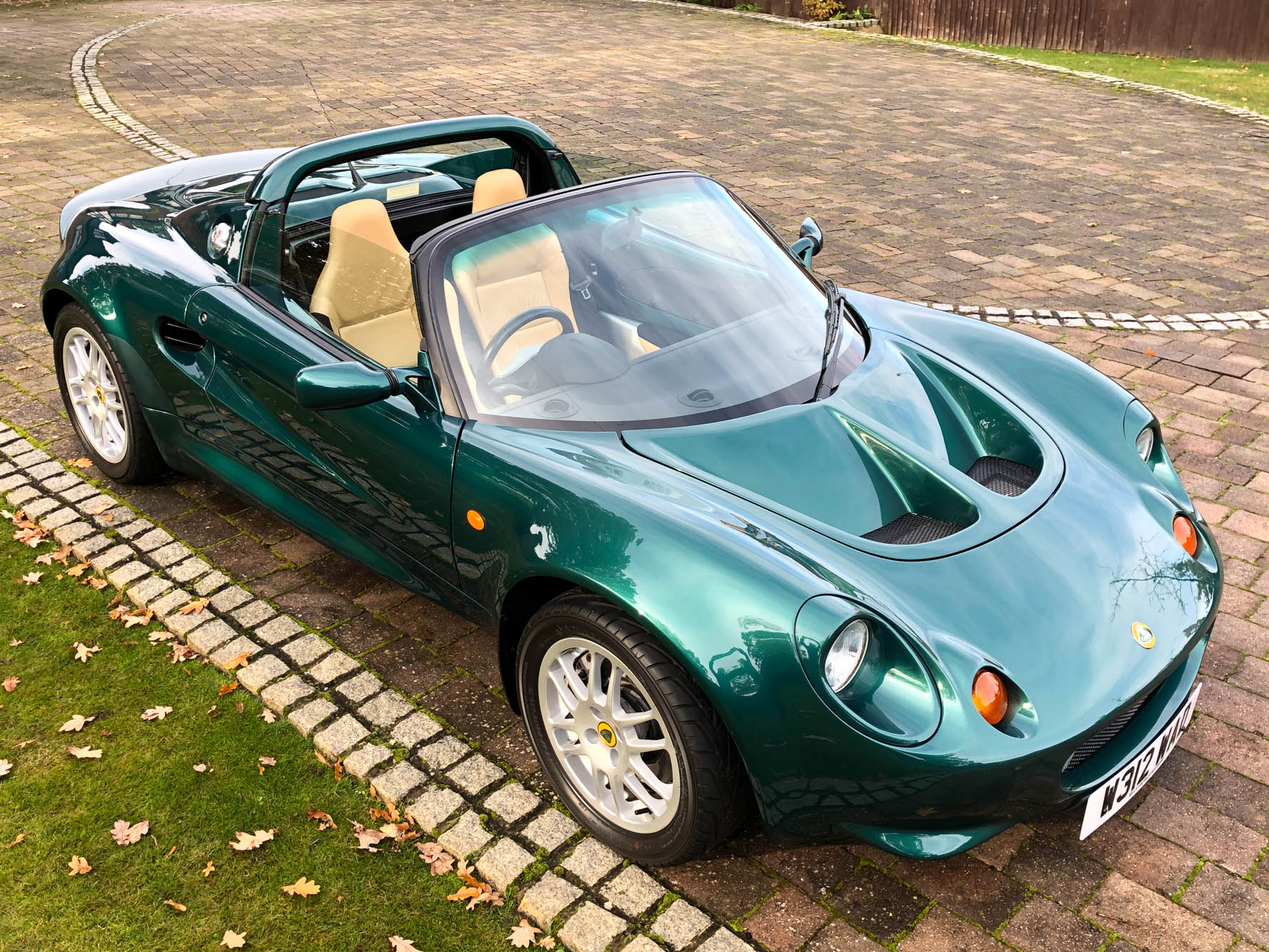 2000 LOTUS ELISE S1 for sale by auction in Leatherhead, United Kingdom