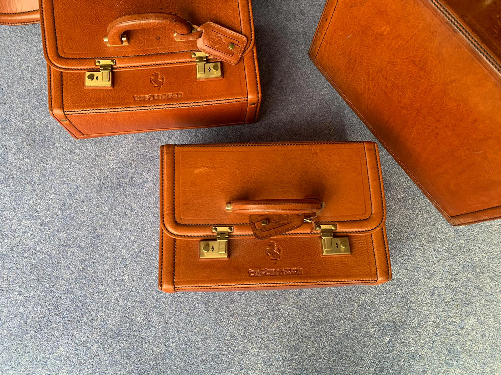 SCHEDONI LUGGAGE FOR FERRARI TESTAROSSA - COMPLETE SET